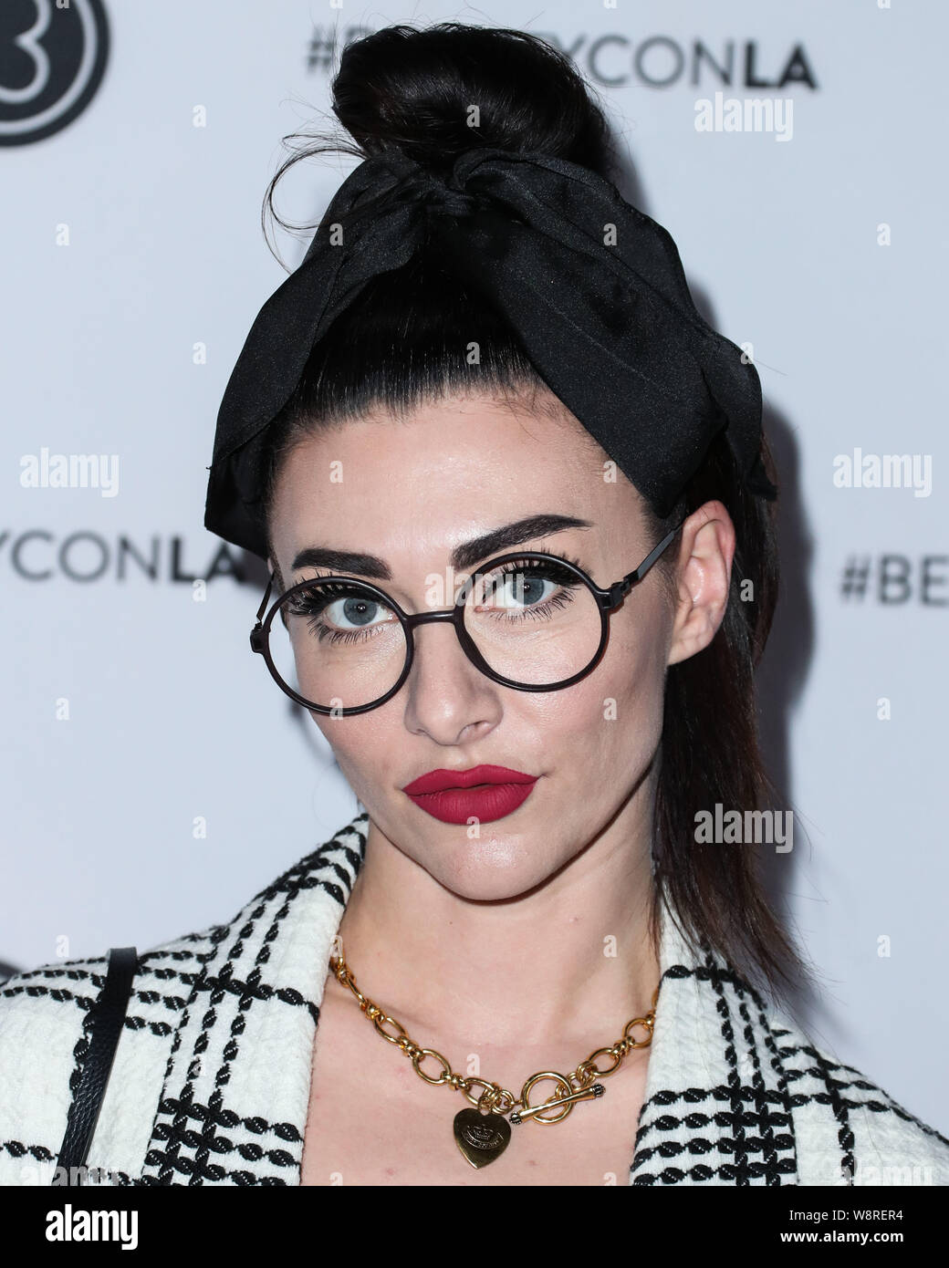 Amy noonan of qveen herby hi-res stock photography and images - Alamy