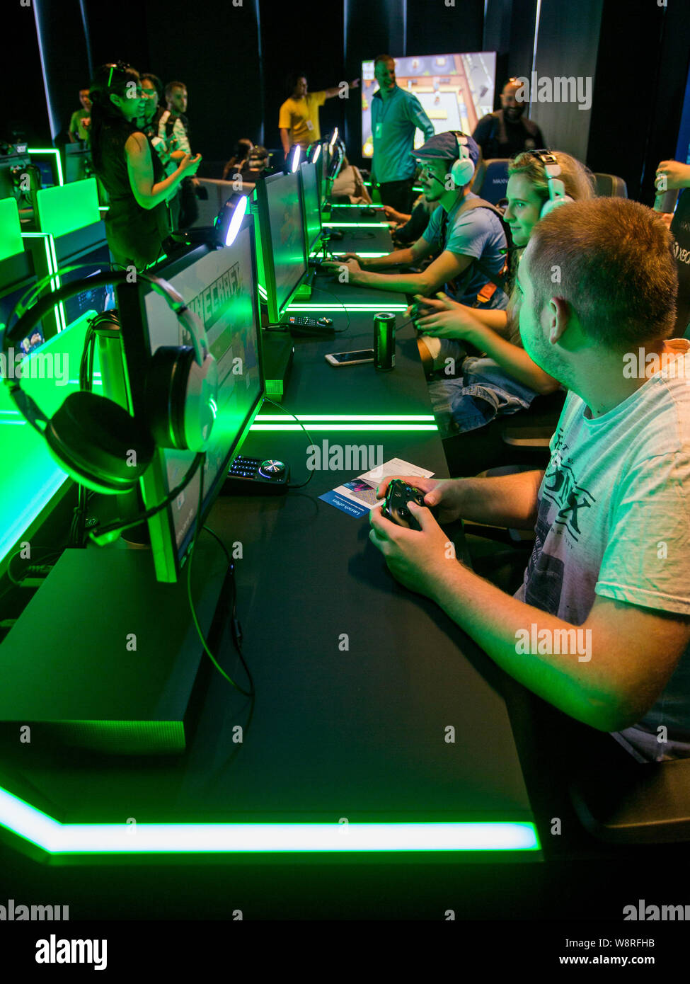Microsoft open their new flagship retail store in Oxford Circus, London ...