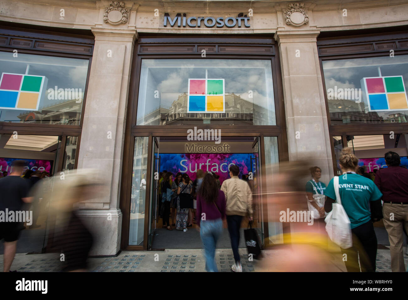 Microsoft open their new flagship retail store in Oxford Circus, London ...