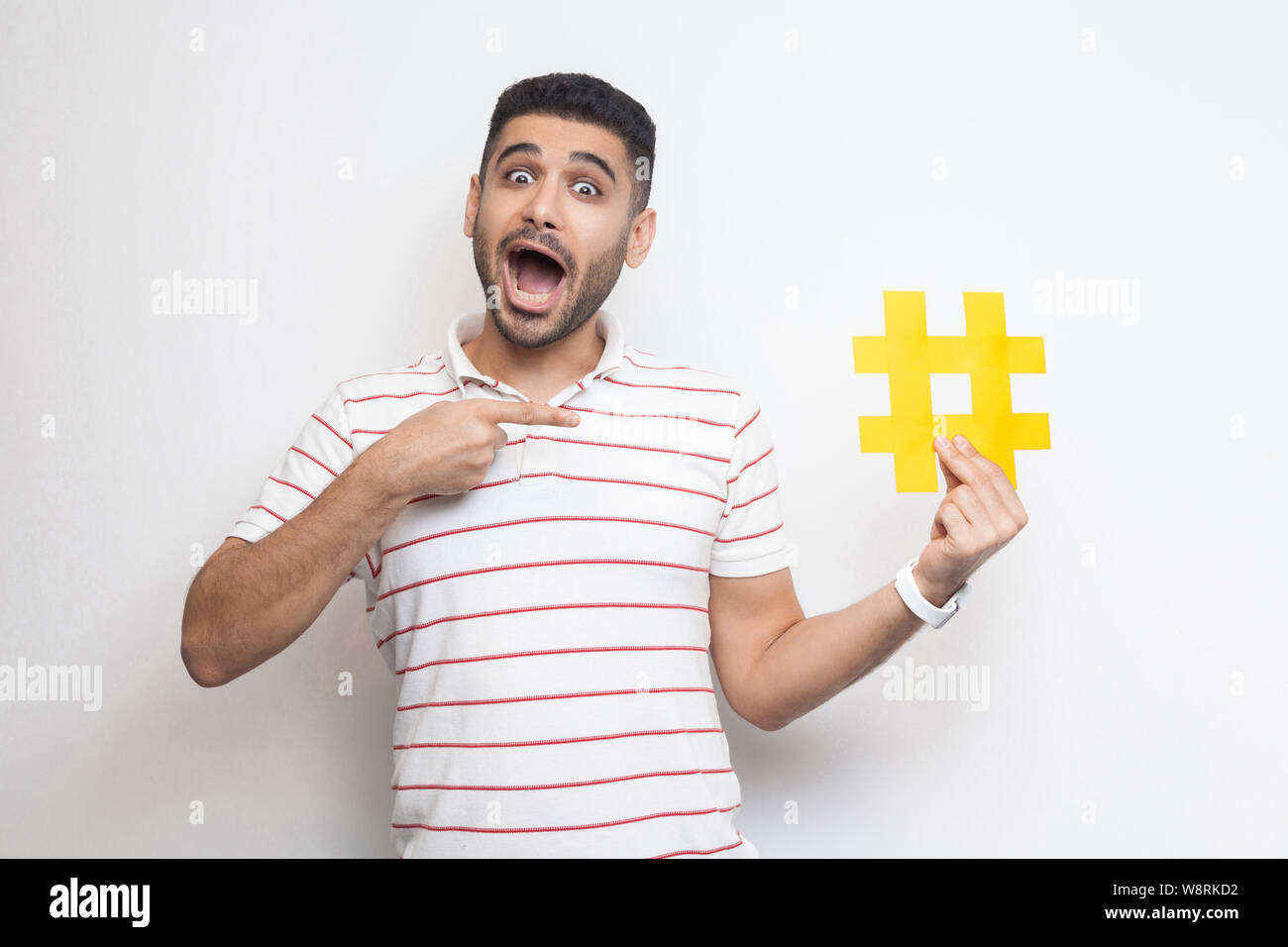 Middle finger yellow sign hi-res stock photography and images - Alamy