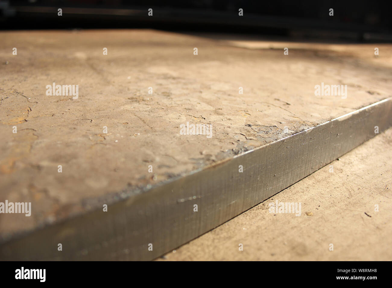 Molten gold mold hi-res stock photography and images - Alamy