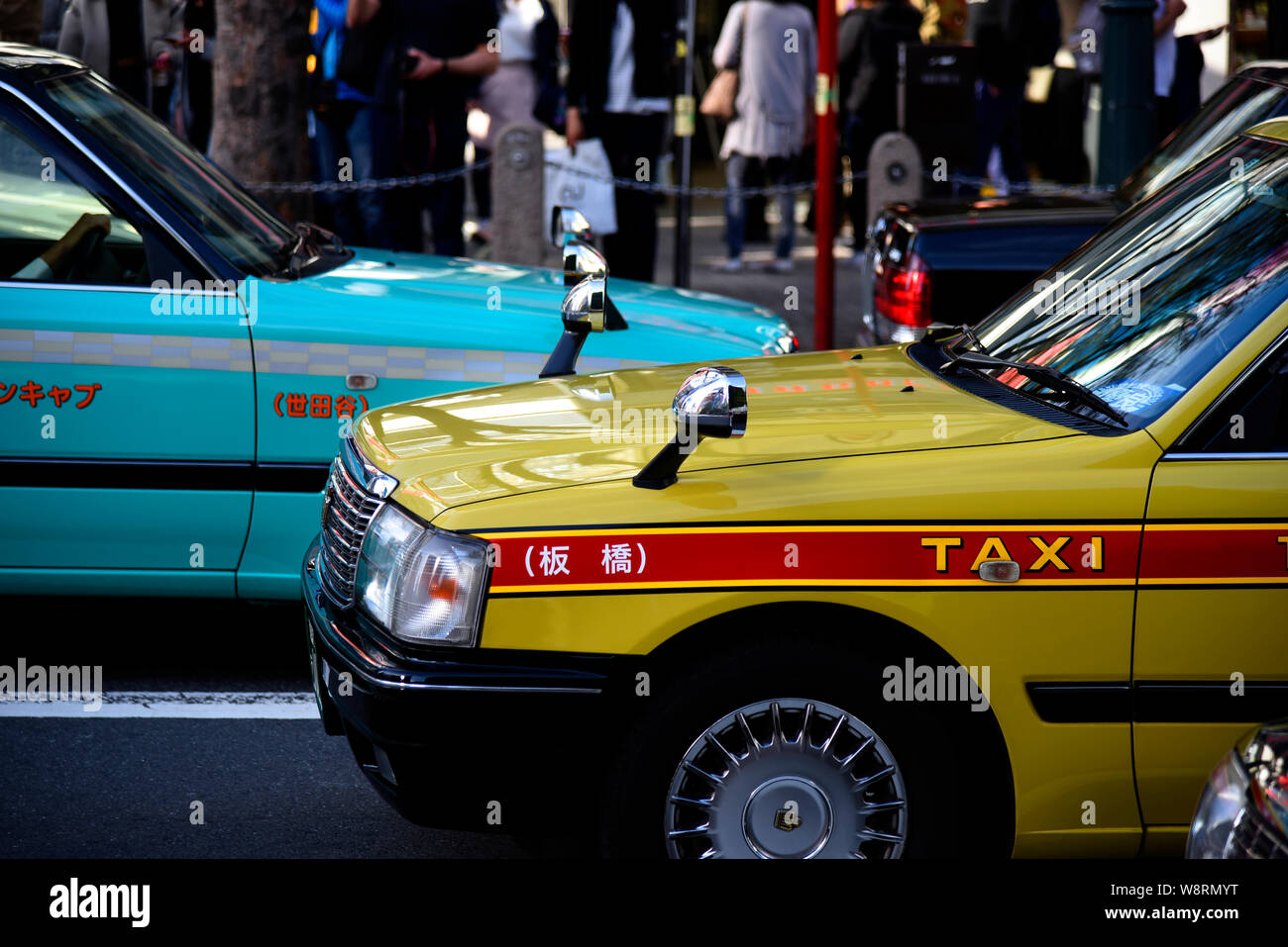 Tokyo taxis hi-res stock photography and images - Alamy