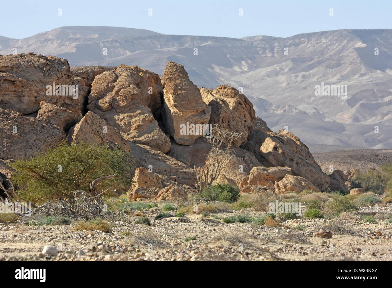 Giant boulders in the desert Stock Photo - Alamy