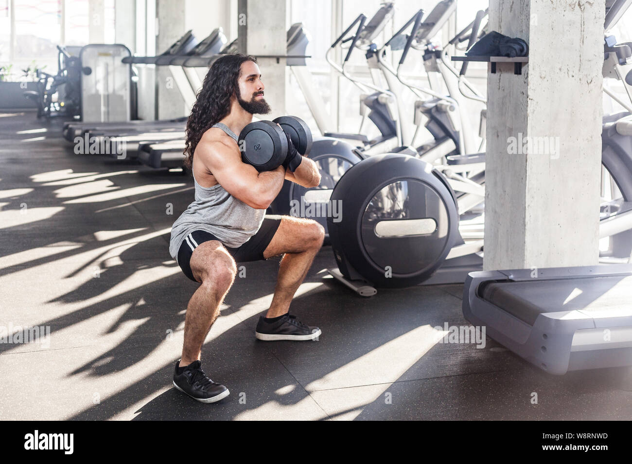 Static squat hi-res stock photography and images - Alamy
