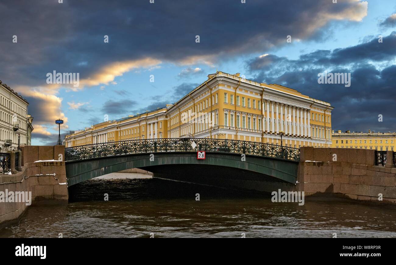 Pevchesky bridge hi-res stock photography and images - Alamy