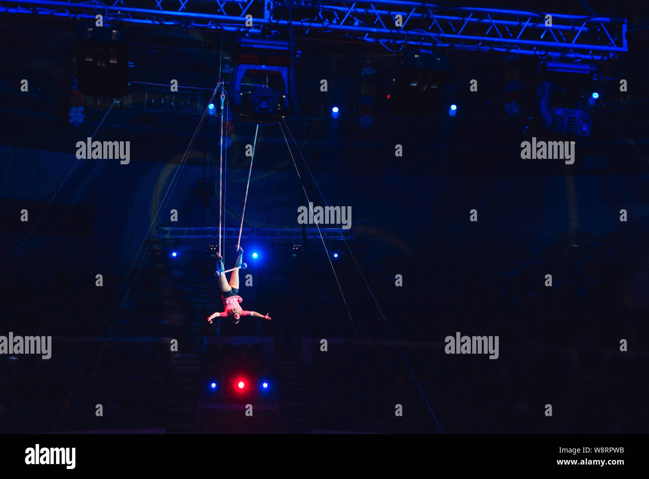 Aerial acrobat circus hi-res stock photography and images - Alamy