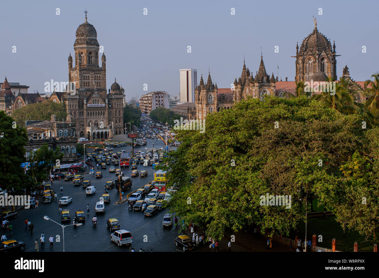 08 Nov 2008 traffic at junction of five road at VT now CST Chhatrapati ...