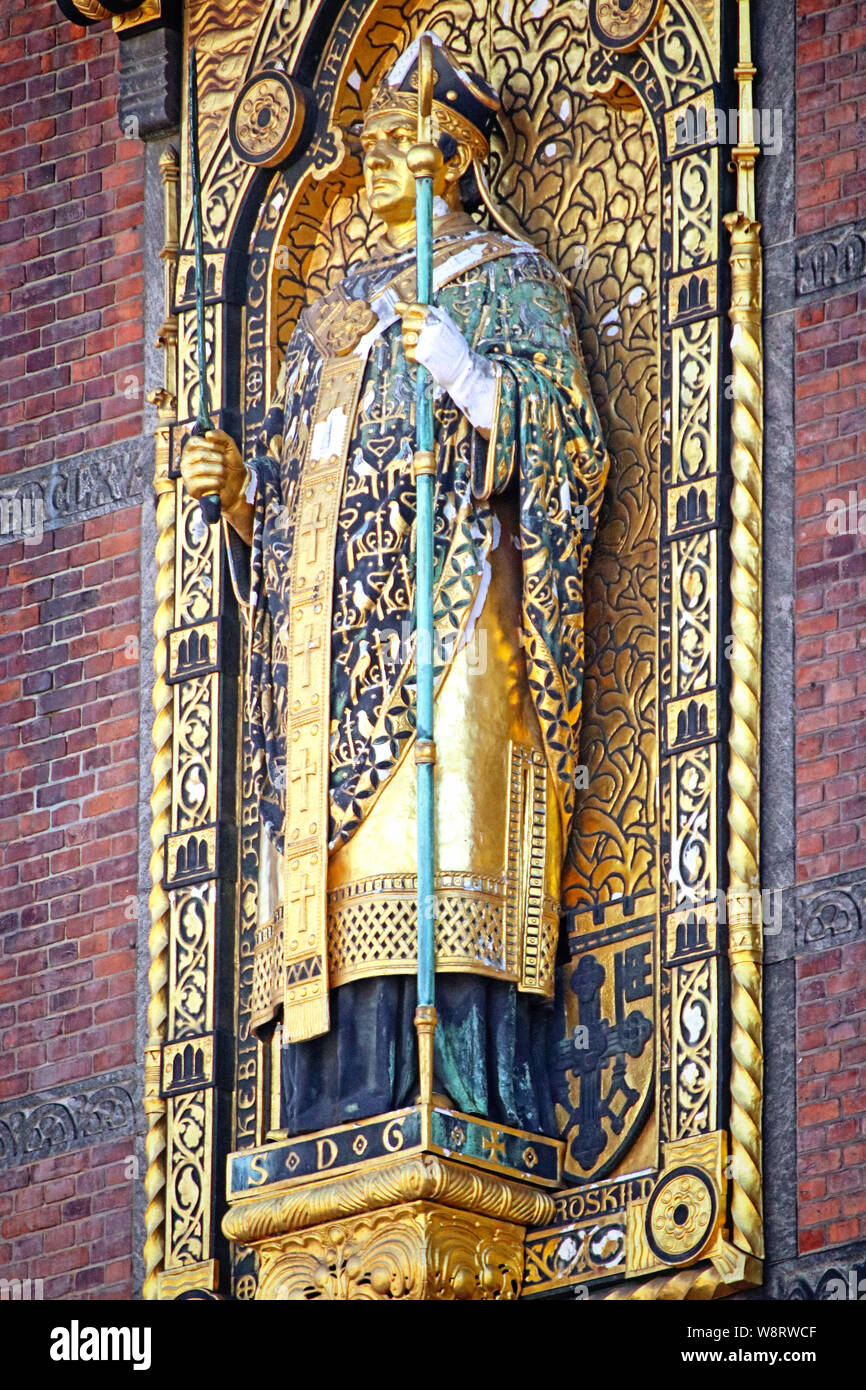 Copenhagen, City Hall facade - Absalon relief gilded statue of 1901 by ...