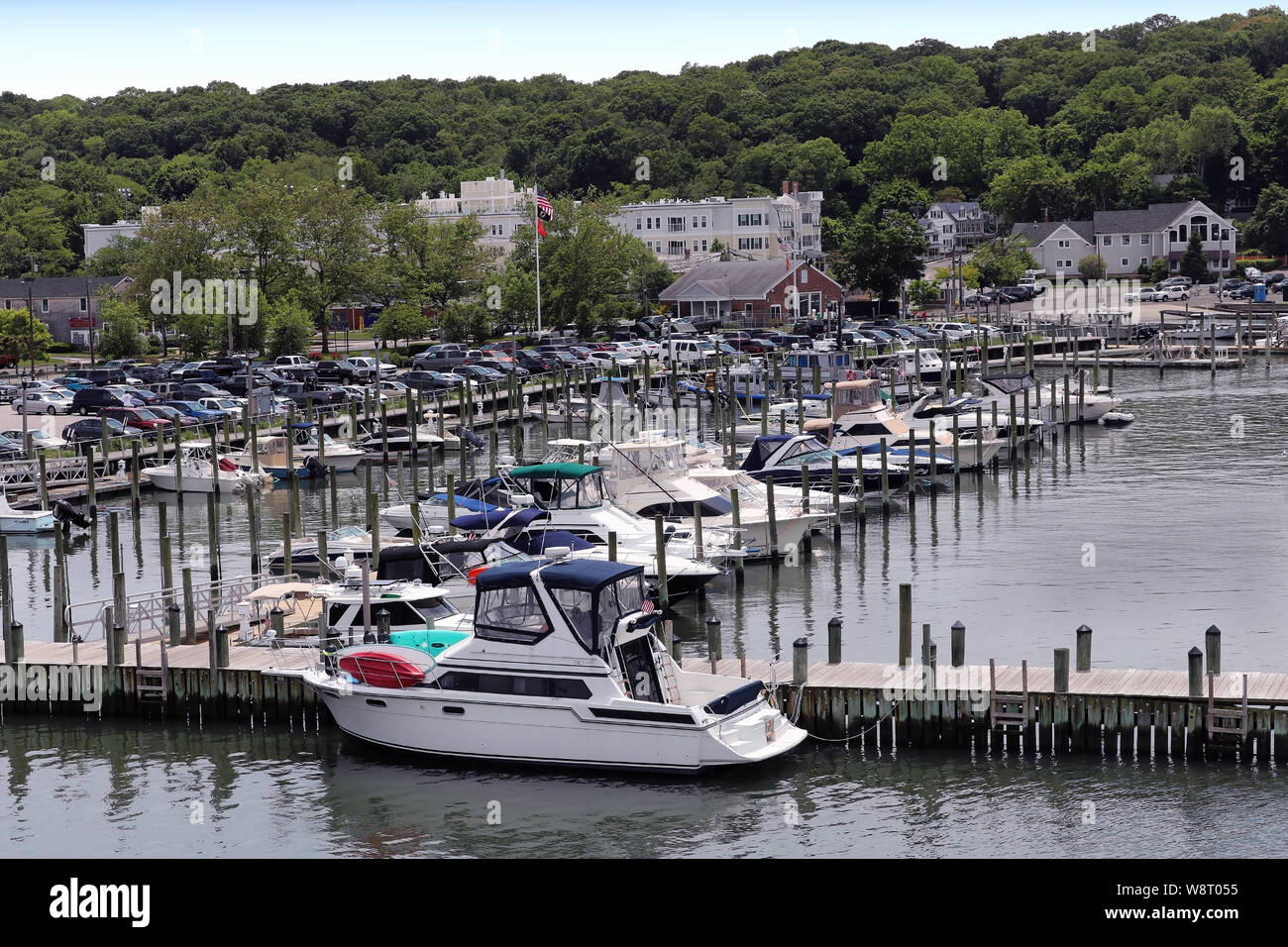 Canal inside city hi-res stock photography and images - Alamy