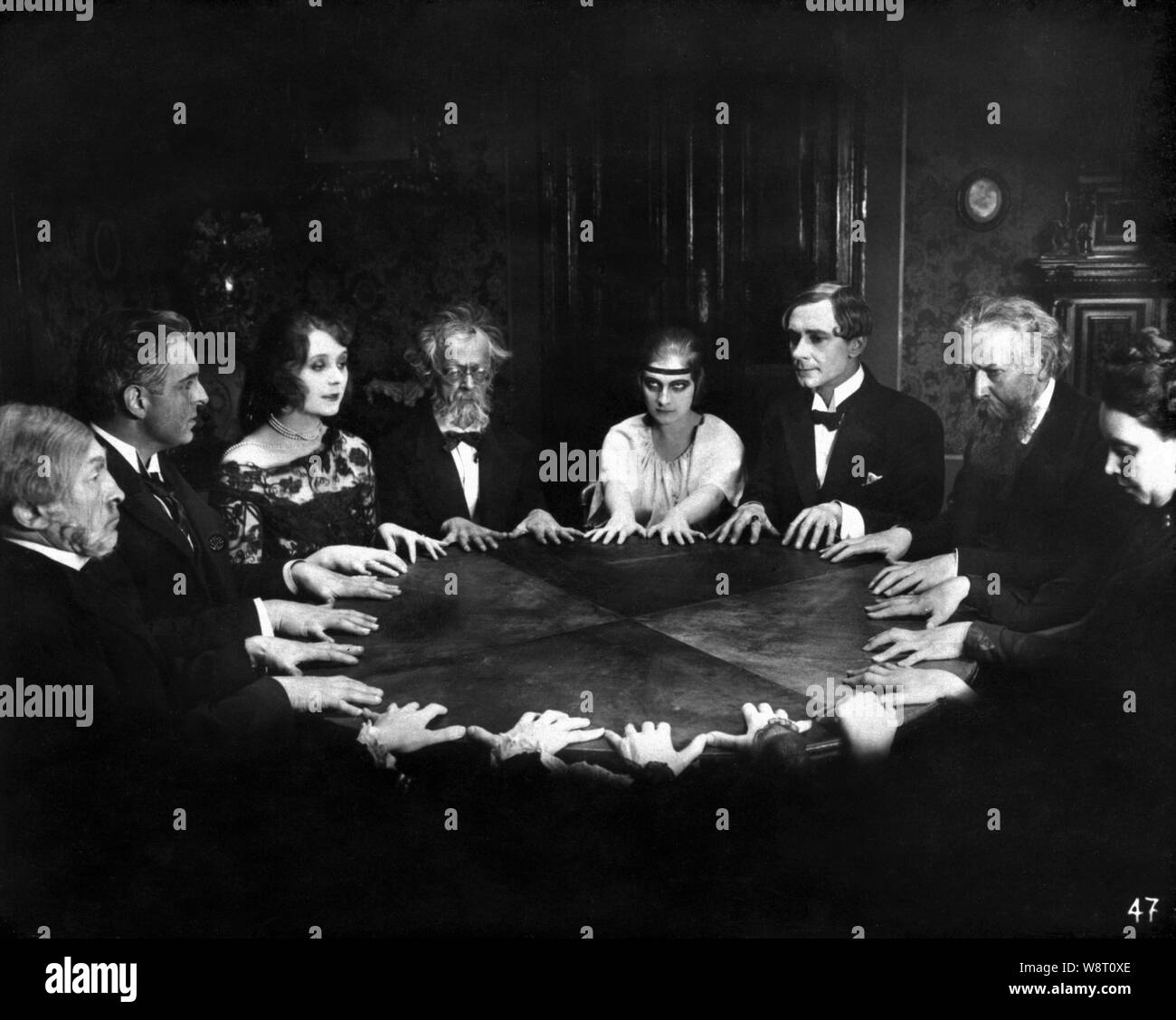 Seance 1920s Black and White Stock Photos & Images - Alamy