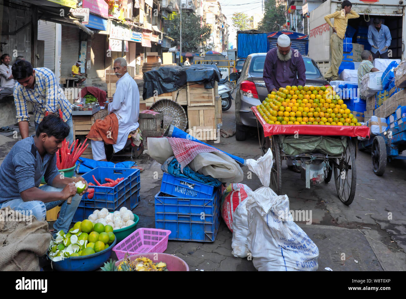 Fruit vendor india hi-res stock photography and images - Alamy