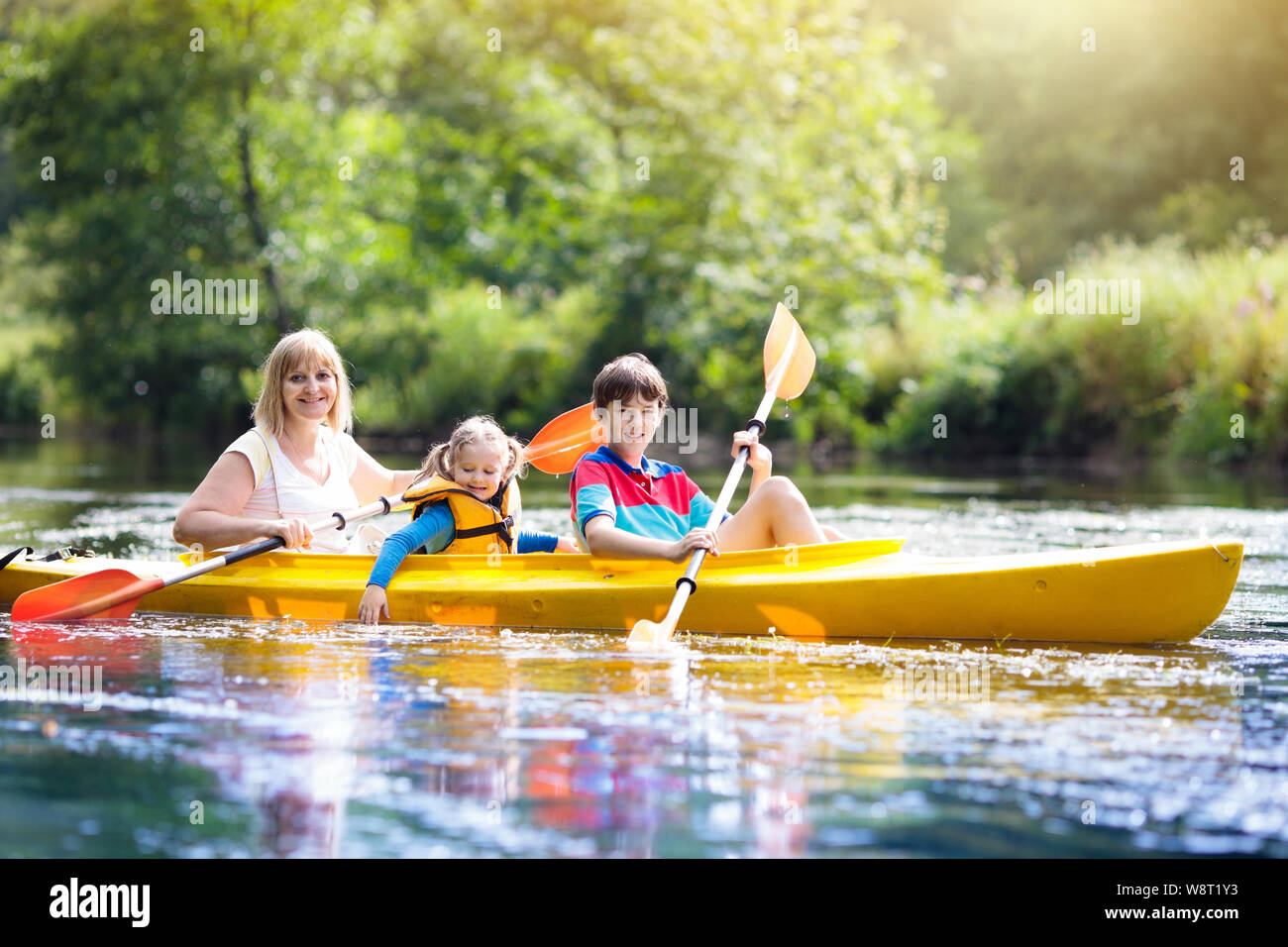 Family kayak teen hi-res stock photography and images - Alamy