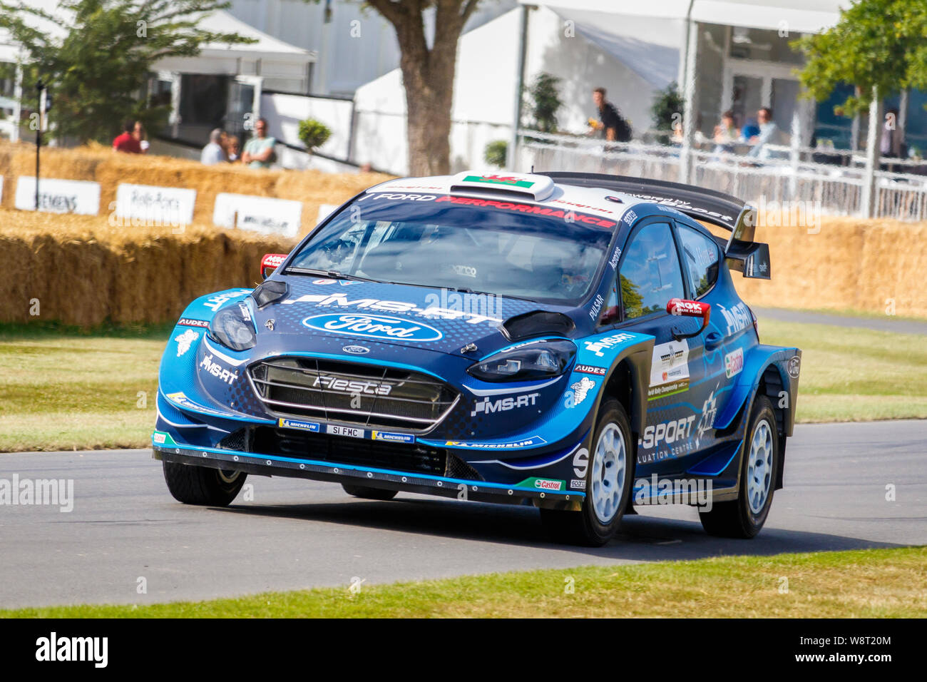 Car front view ford driver hi-res stock photography and images - Alamy