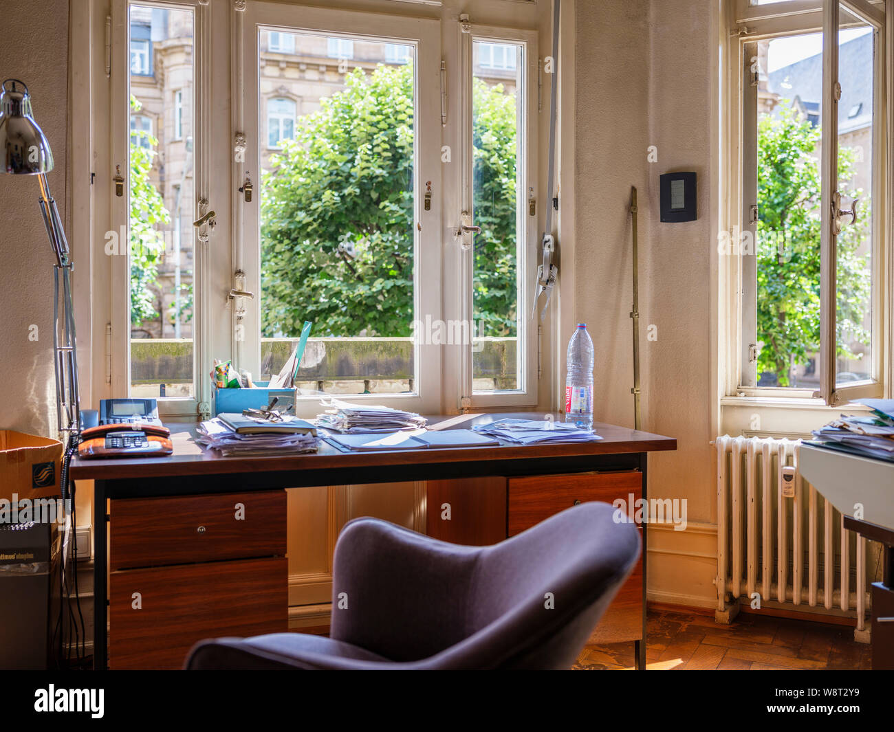 Interior green spaces hi-res stock photography and images - Alamy