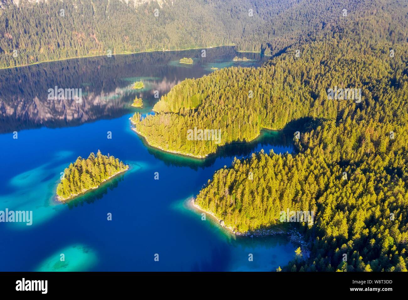 Eibsee lake, left Sassen island, near Grainau, Werdenfelser Land ...