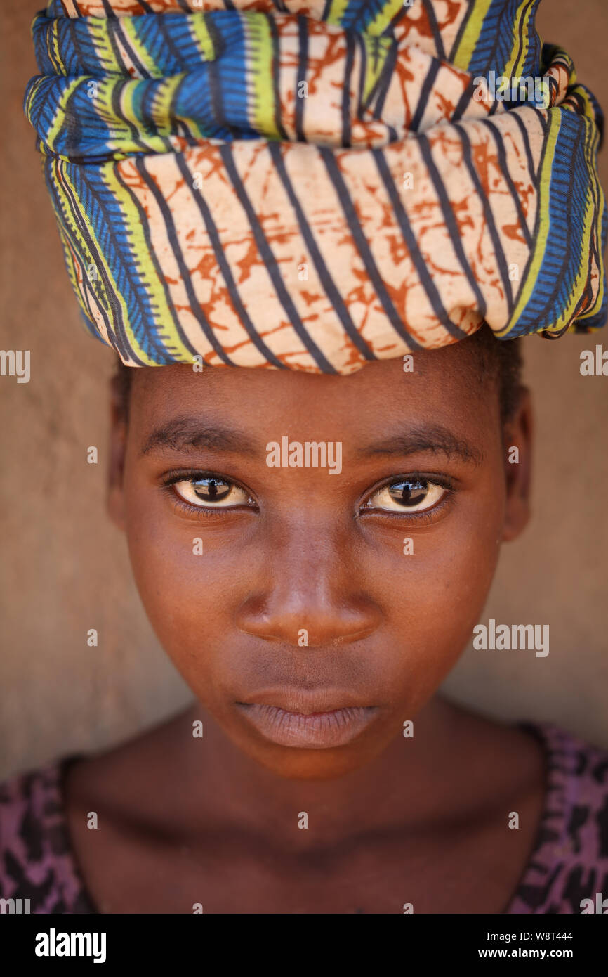 Traditional head scarf hi-res stock photography and images - Alamy