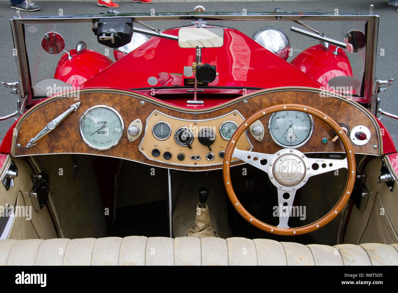 dashboard of a MG TC from the 1940s, Germany. Armaturenbrett eines MG ...