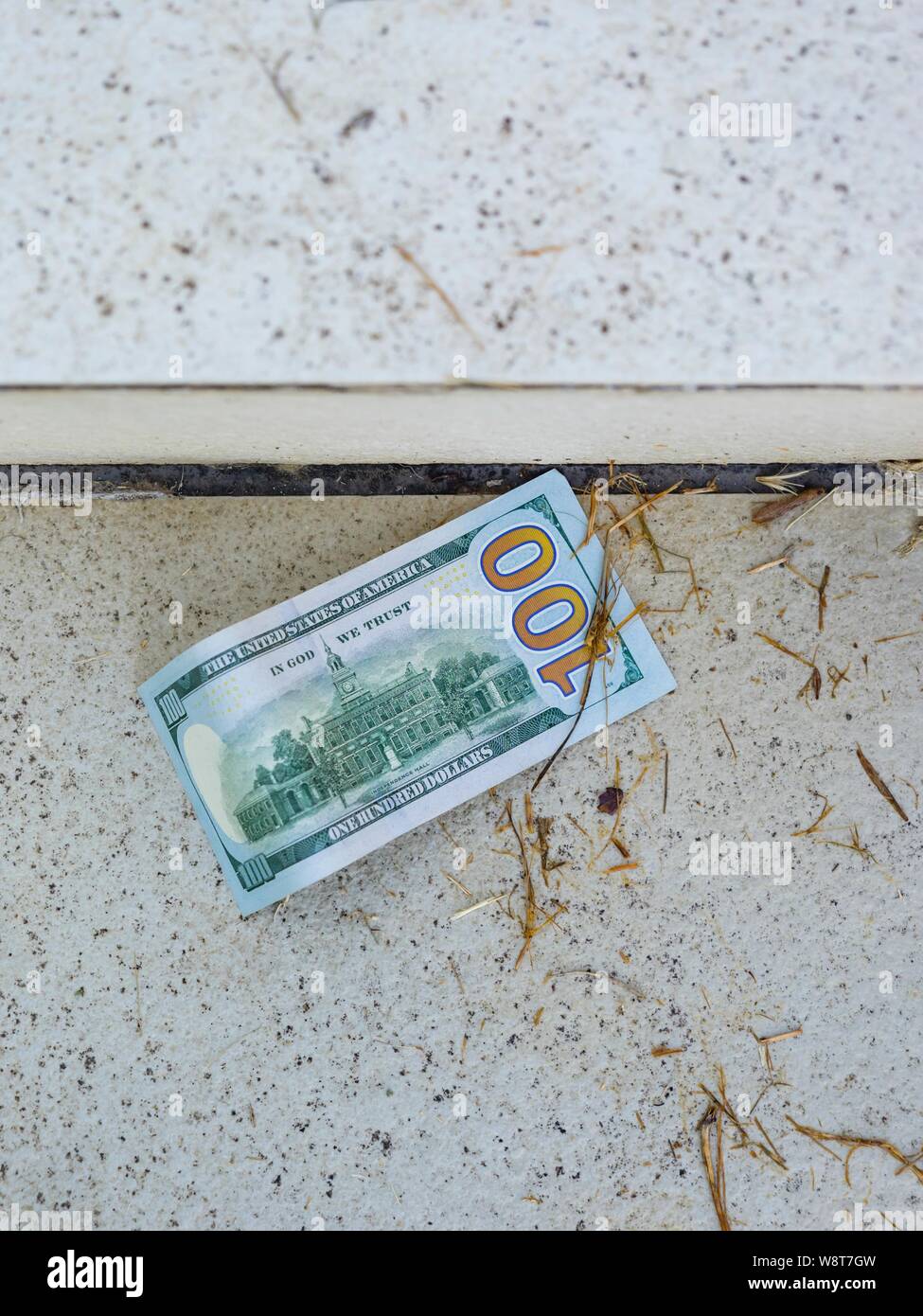 Lost valuables hi-res stock photography and images - Alamy