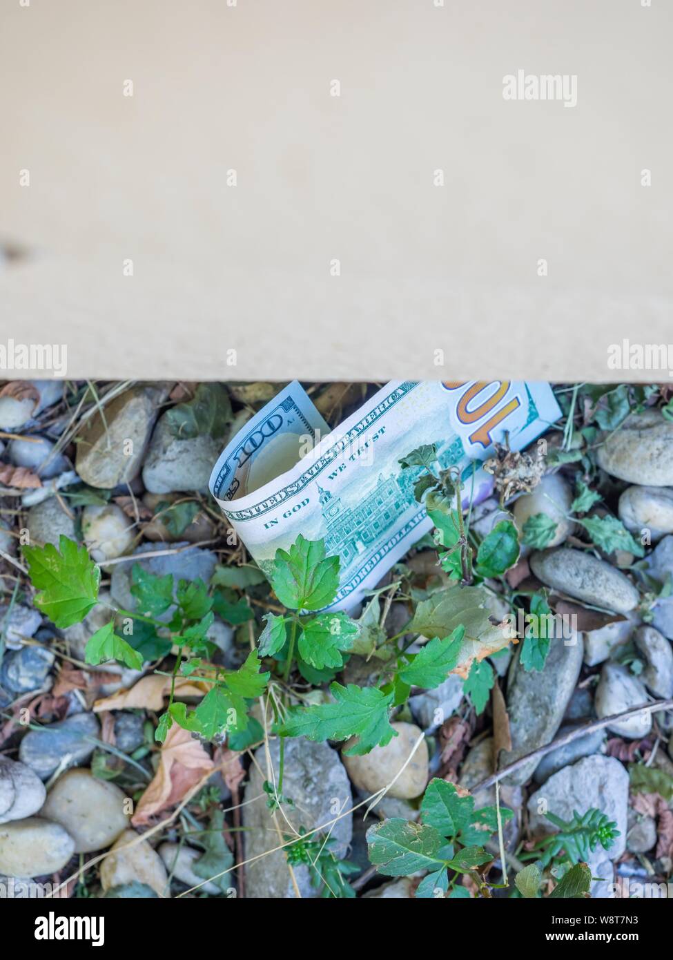 Lost valuables hi-res stock photography and images - Alamy