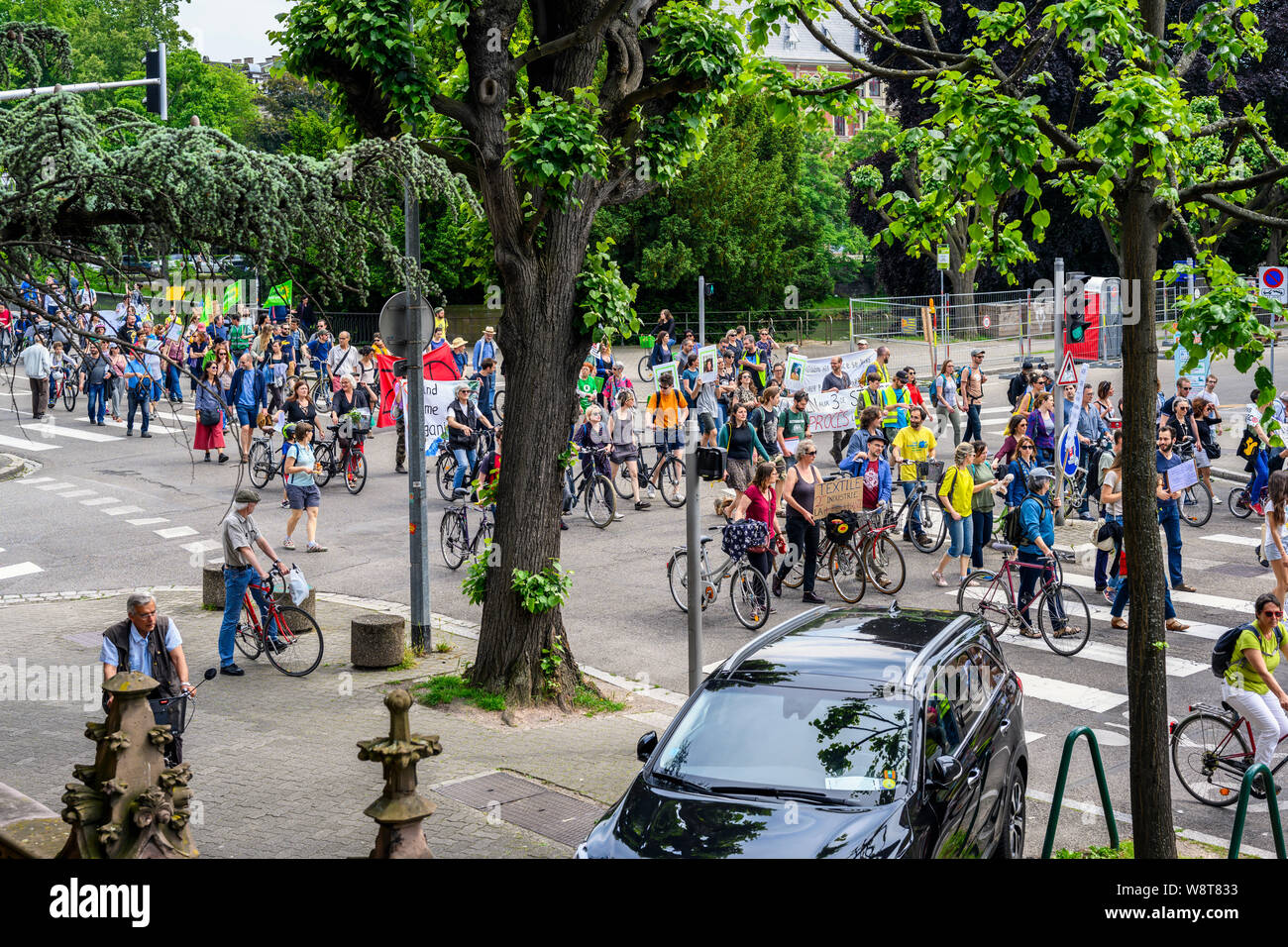 Rally streamers hi-res stock photography and images - Alamy