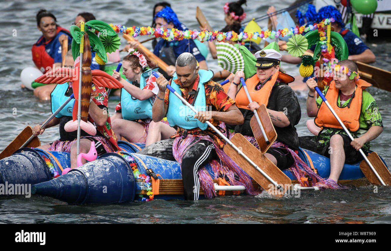 Traditional raft across hi-res stock photography and images - Alamy