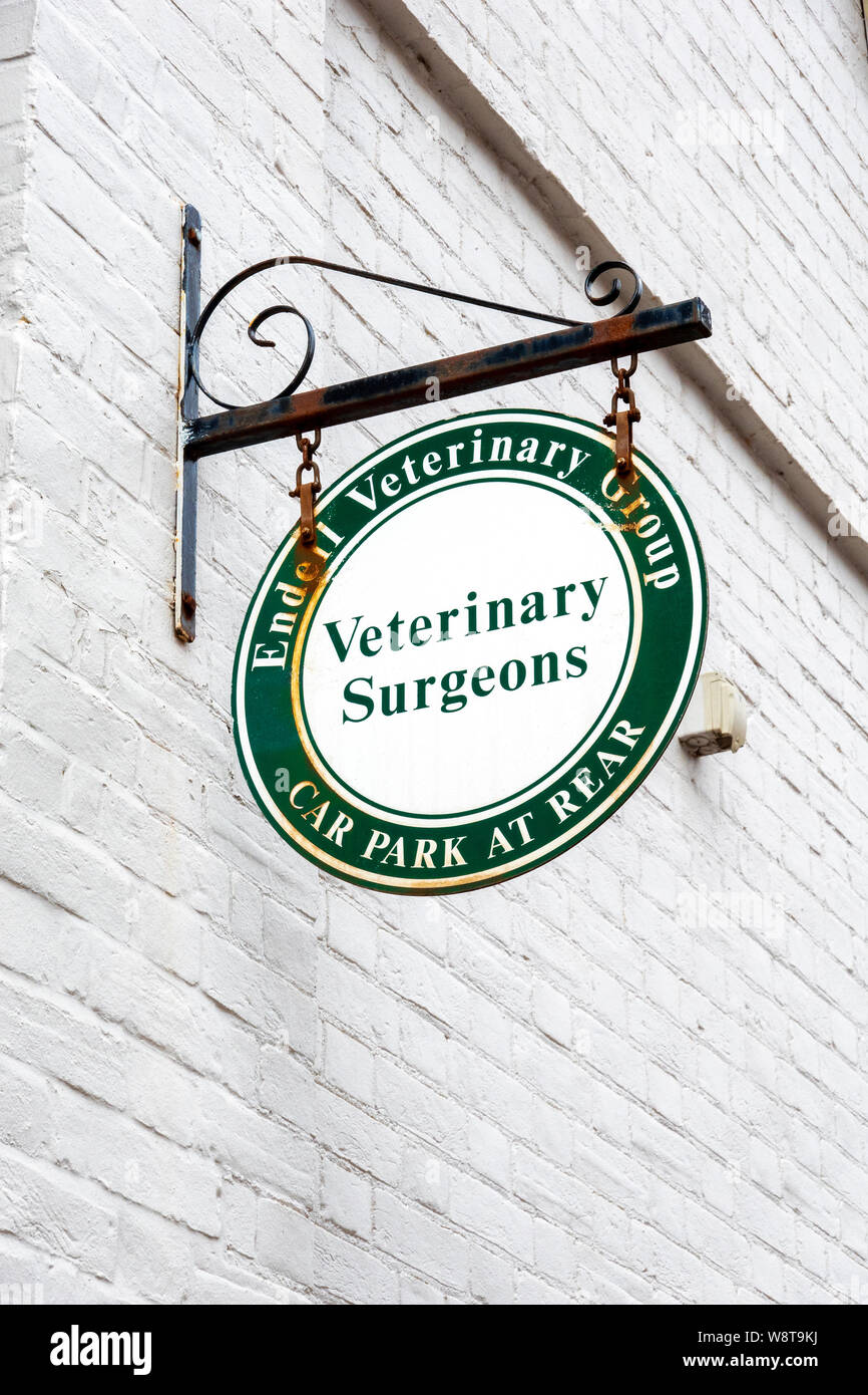 Veterinary surgeons practice sign Stock Photo - Alamy