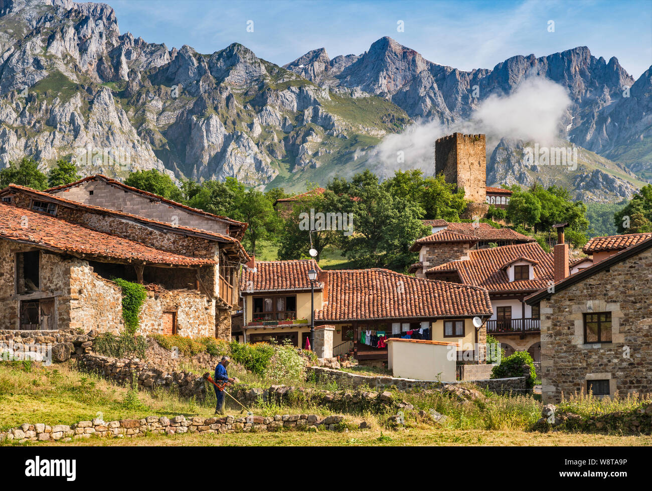 Mogrovejo in liebana cantabria hi-res stock photography and images - Alamy