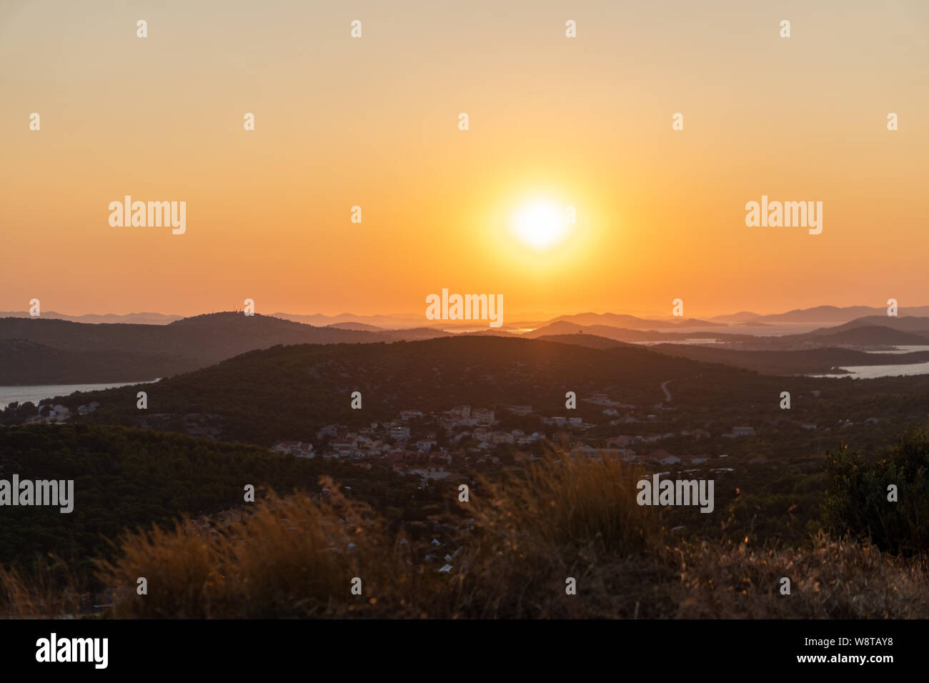 Beautiful sunset above sea nature hi-res stock photography and images ...
