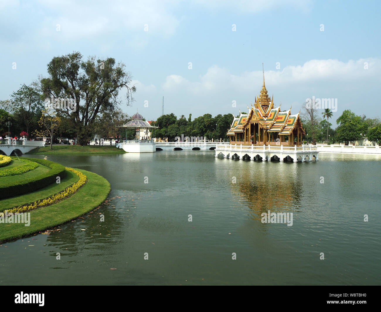 Aisawan Dhiphya-Asana Floating Pavilion, Bang Pa-In Royal Palace ...