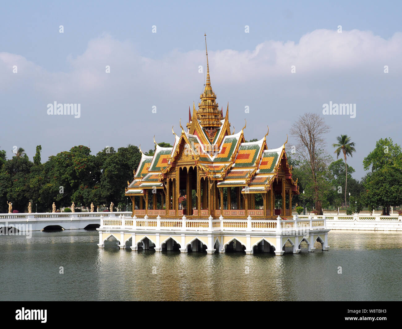 Aisawan Dhiphya-Asana Floating Pavilion, Bang Pa-In Royal Palace ...