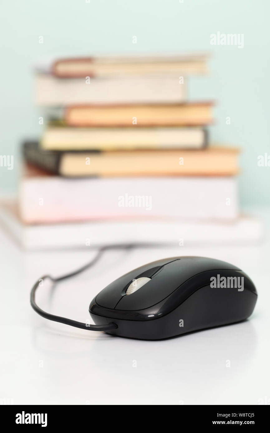 Book and computer mouse hi-res stock photography and images - Alamy