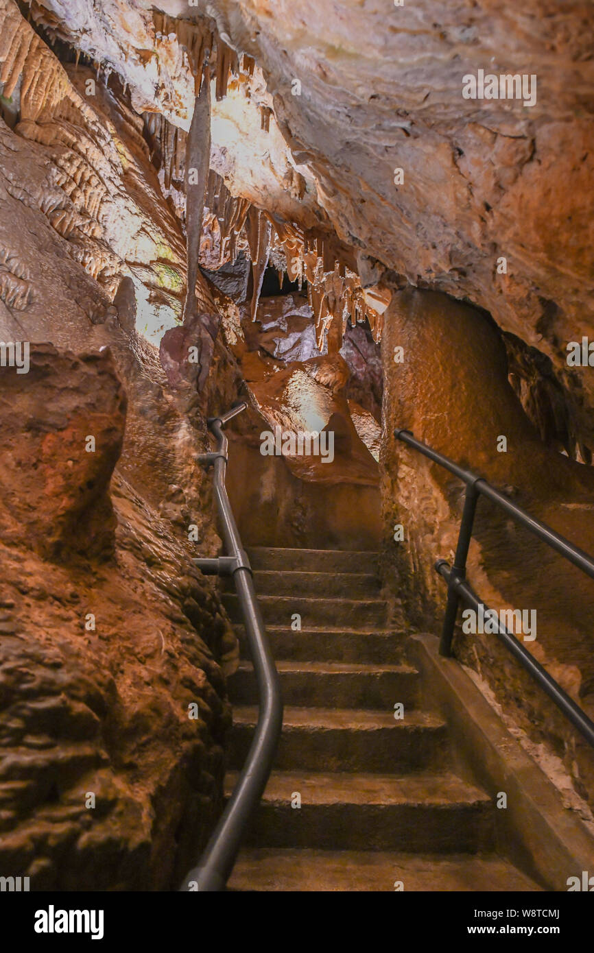 Crystal Cave Bermuda - tourist attraction in Hamilton Bermuda - crystal ...