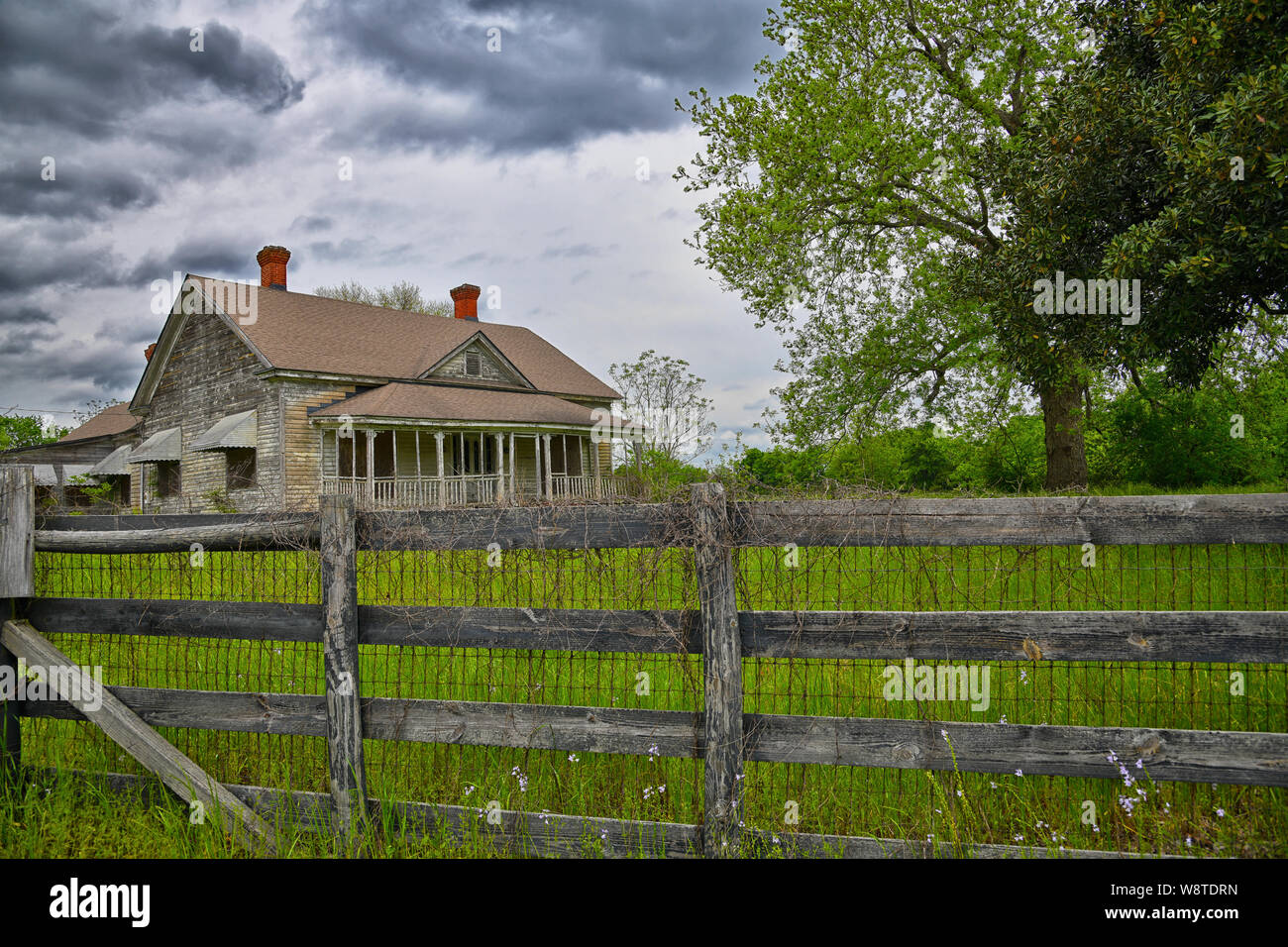 America old farmhouse hi-res stock photography and images - Alamy