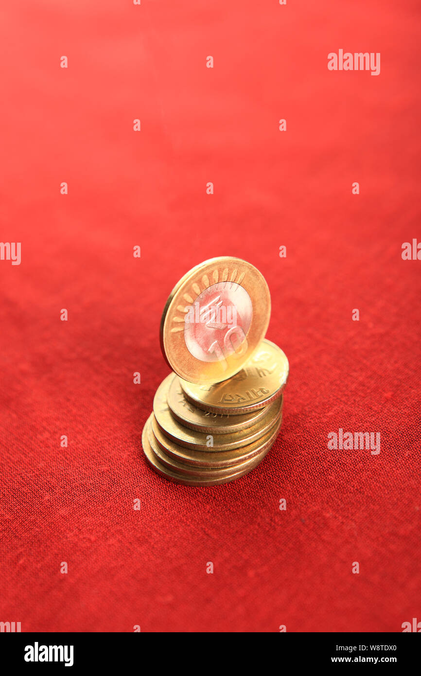 Indian ten rupee coin hi-res stock photography and images - Alamy