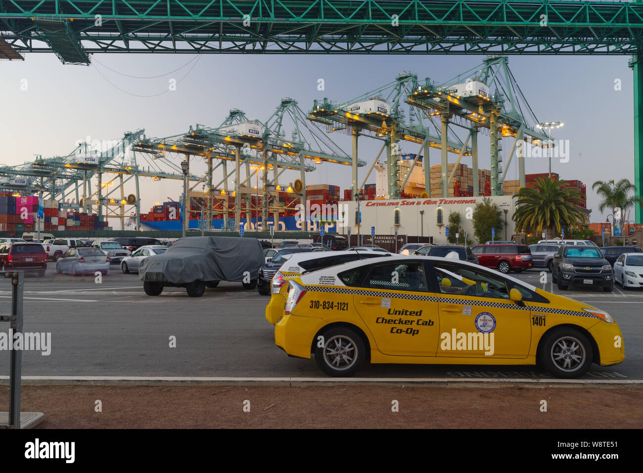 Unloading process hi-res stock photography and images - Alamy