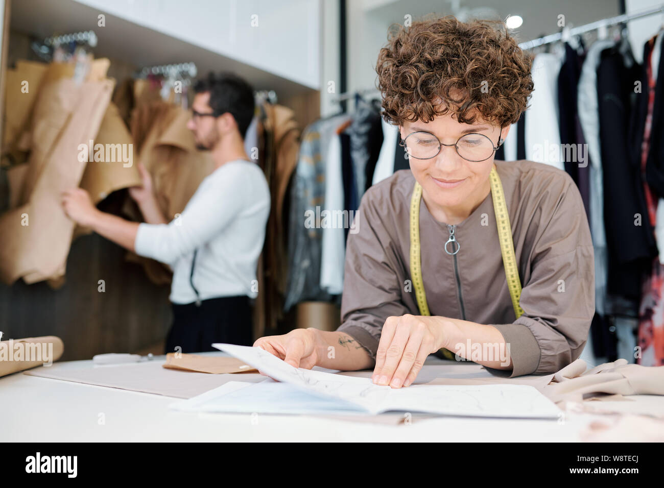 Clothing design model hi-res stock photography and images - Alamy