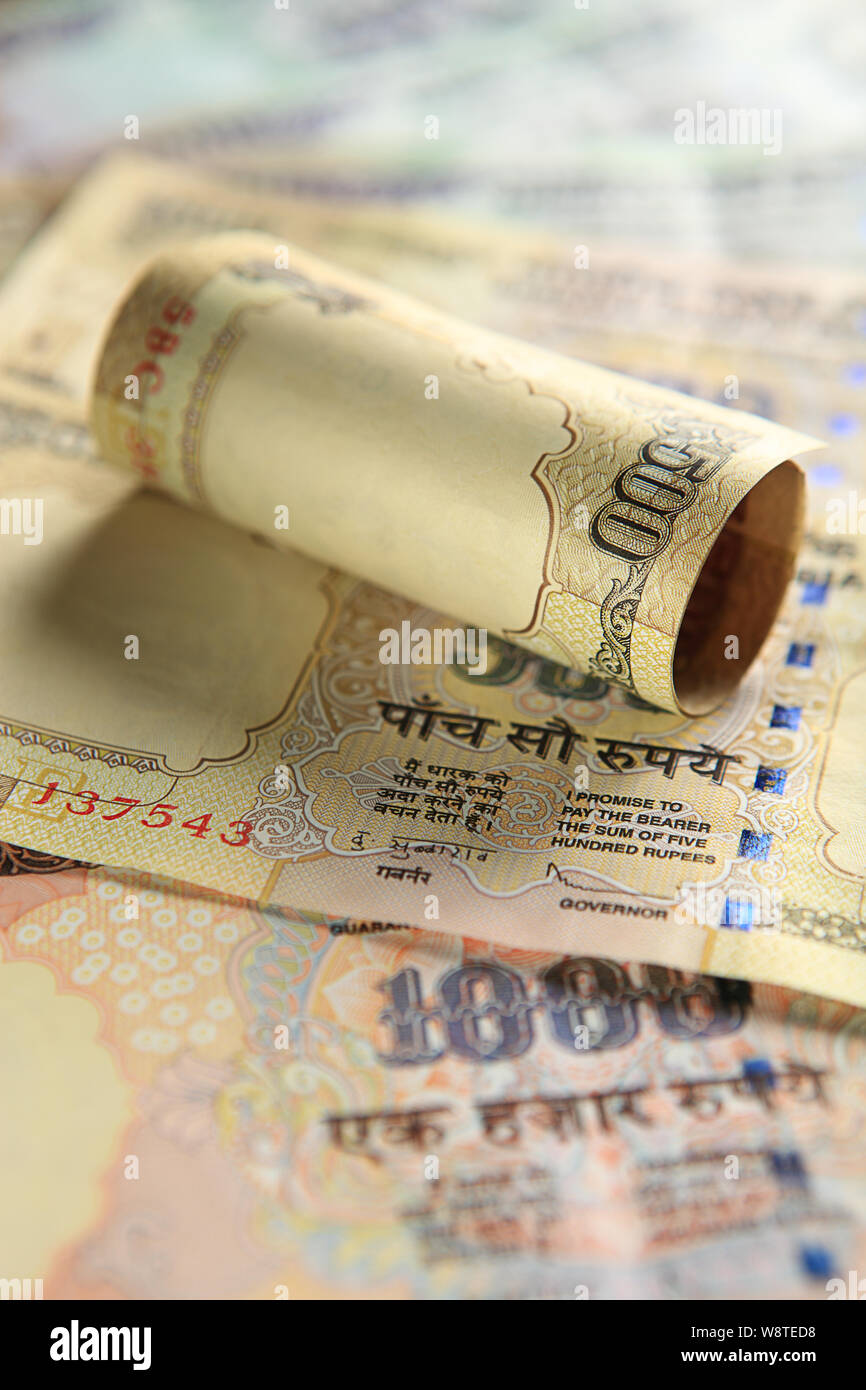 1000 rupees roll hi-res stock photography and images - Alamy