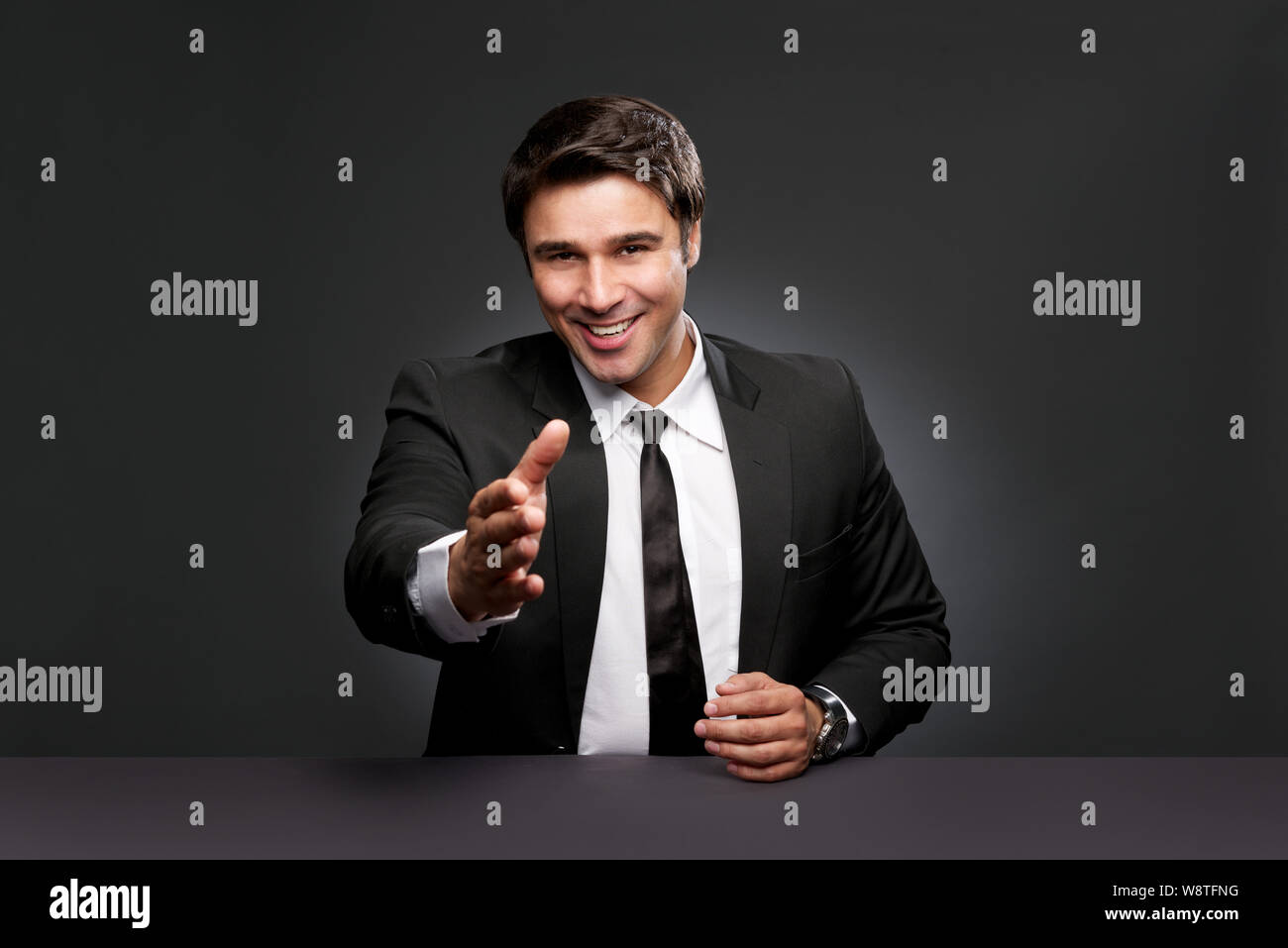 Smile introduction hi-res stock photography and images - Alamy