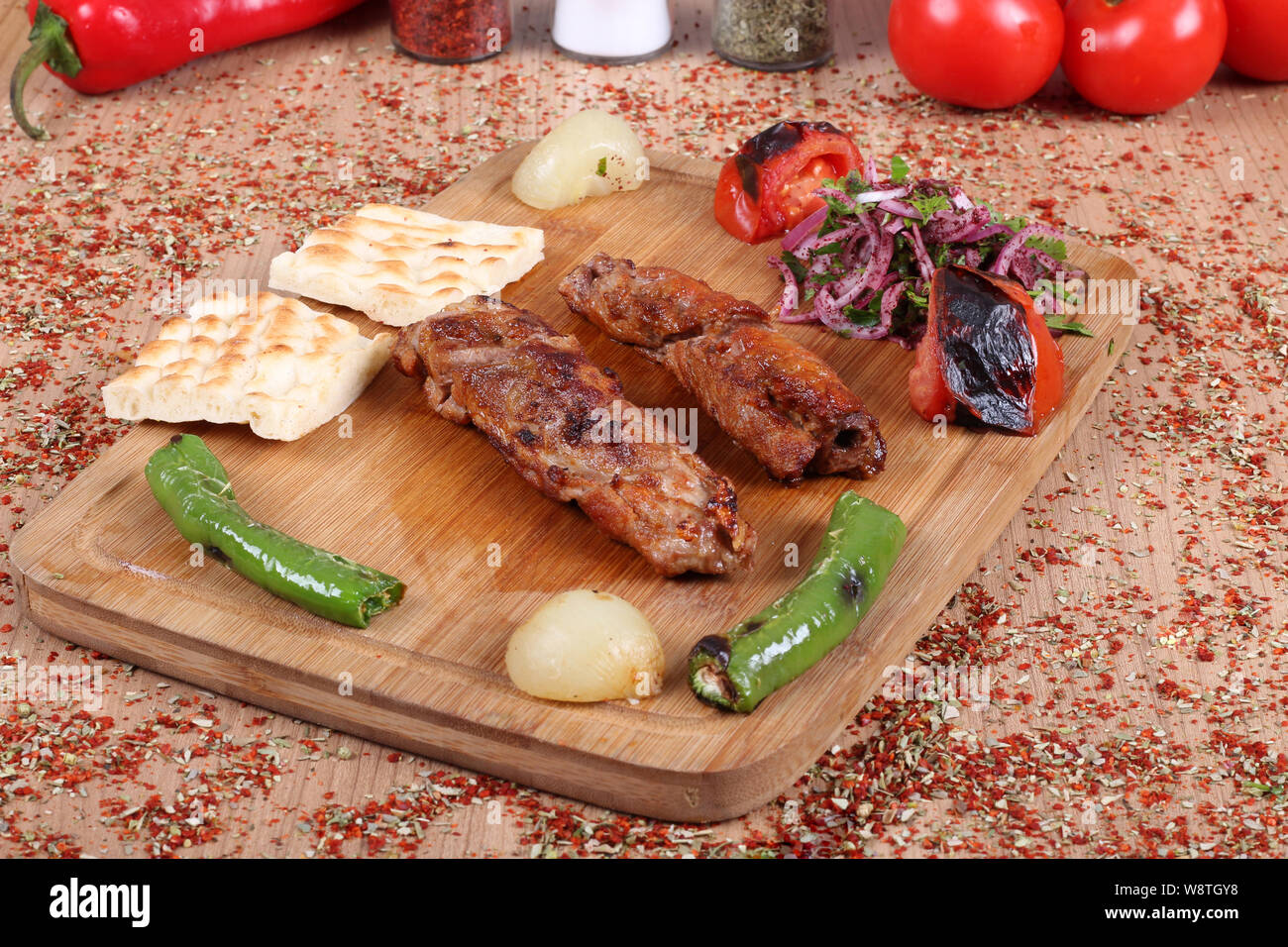 Turkish beef barbecue and vegetables Stock Photo - Alamy
