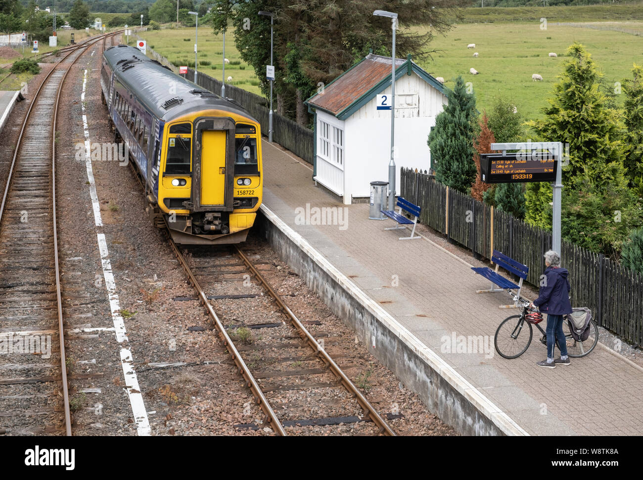 Dingwall railway station hi-res stock photography and images - Alamy