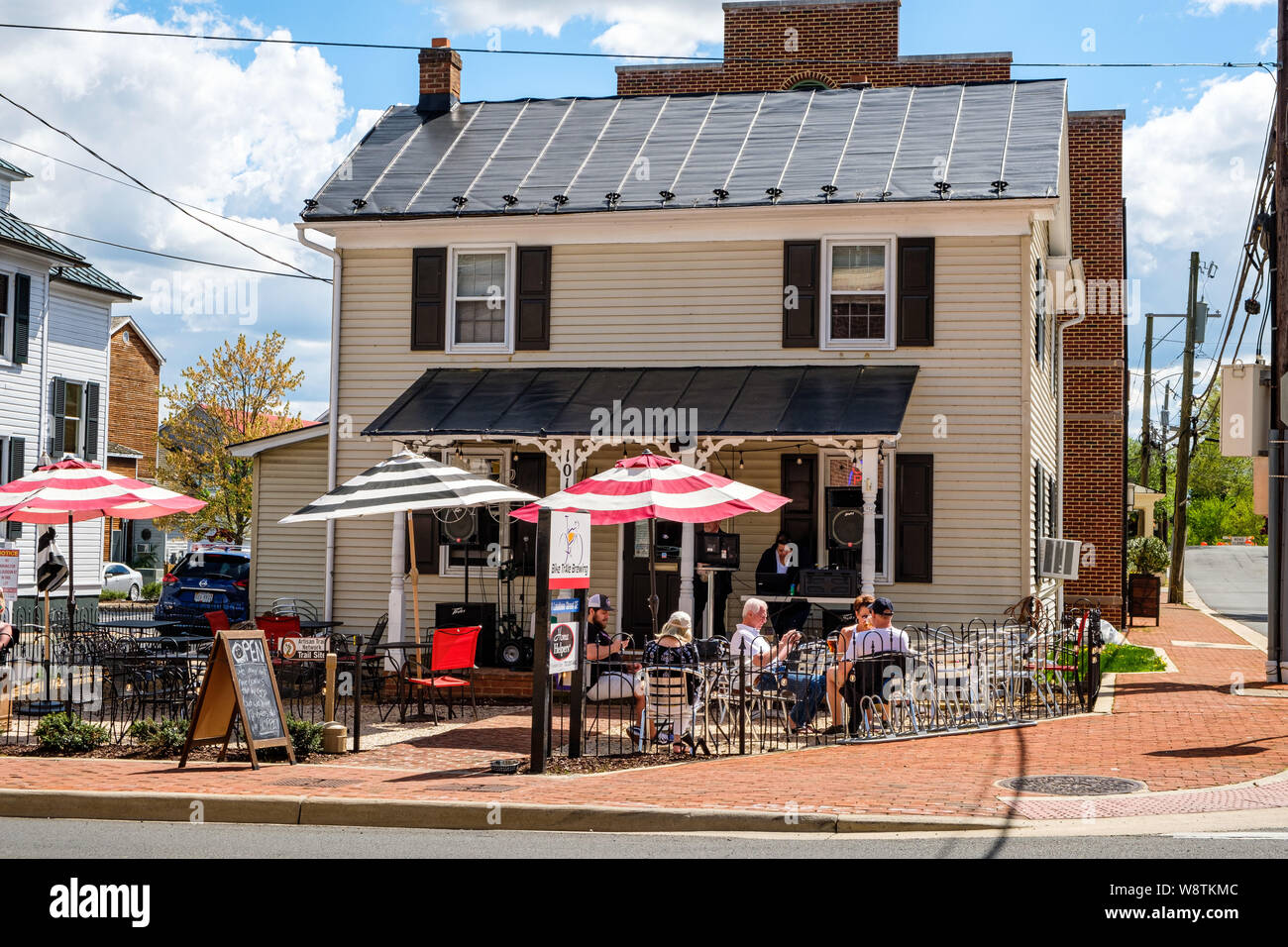 Downtown leesburg hi-res stock photography and images - Alamy