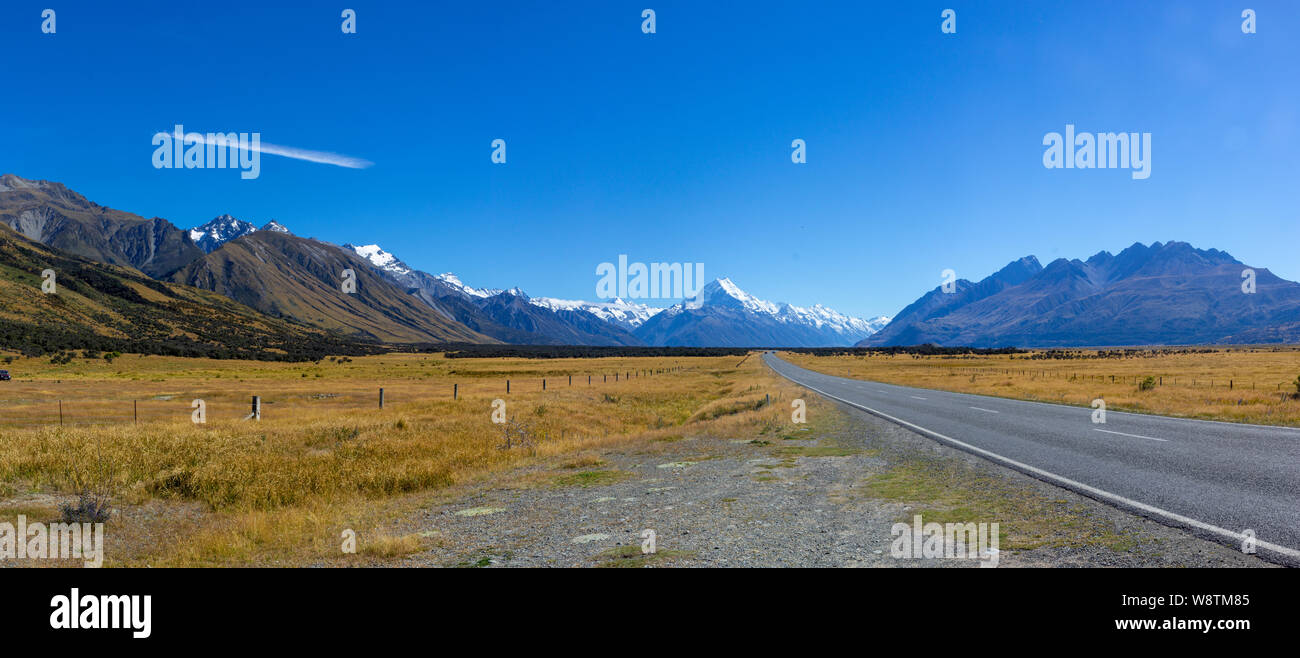 road to Aoraki National Park, Mount Cook, New Zealand Stock Photo - Alamy