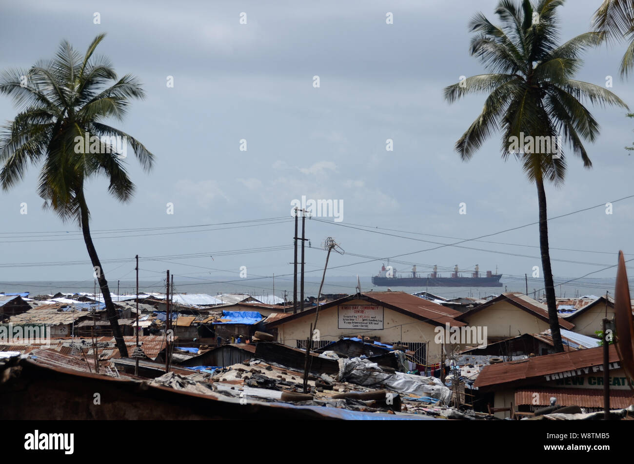 Kroo bay slum freetown sierra hi-res stock photography and images - Alamy