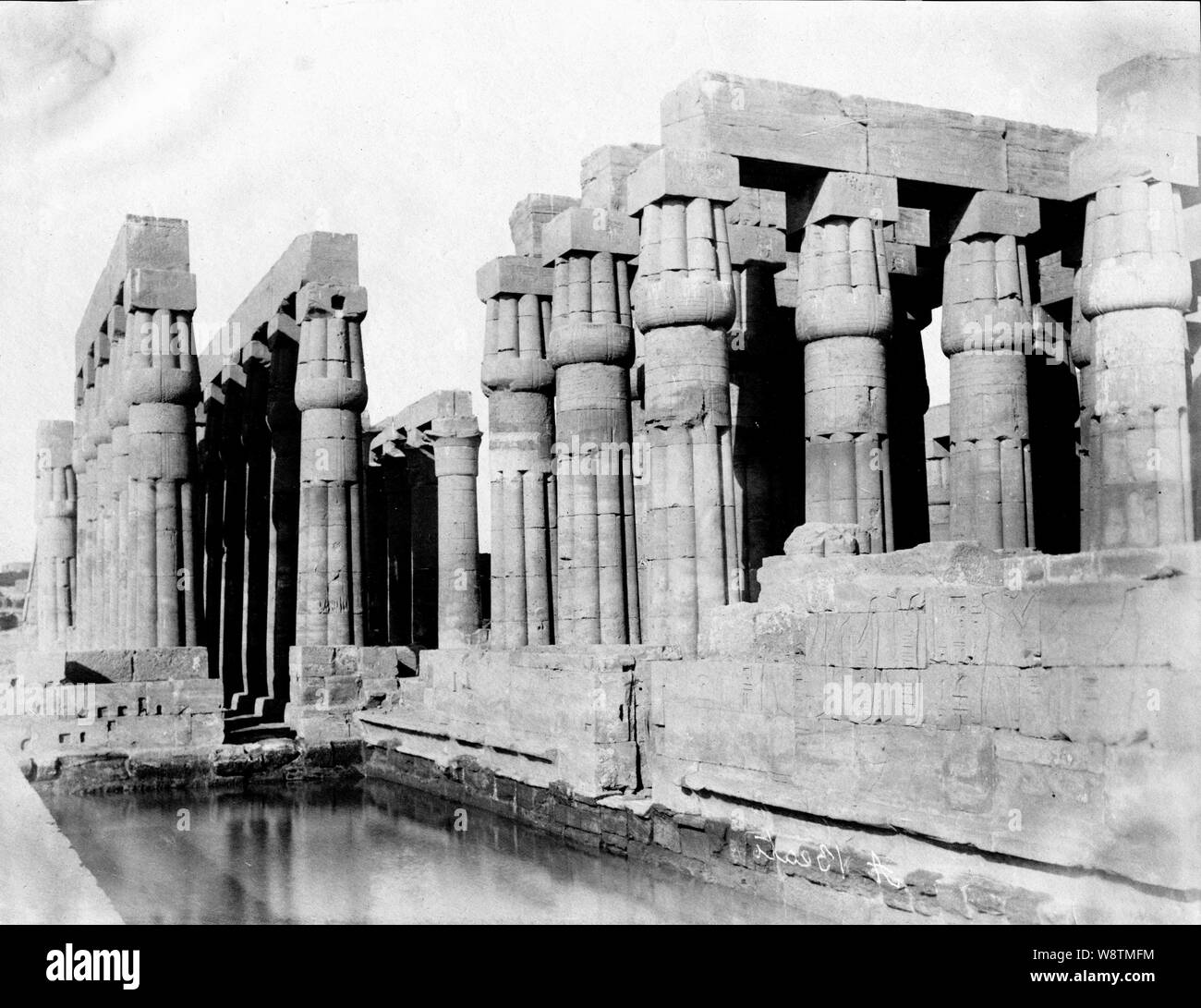 Ancient Egyptian Ruins, hieroglyphs and statues Stock Photo - Alamy