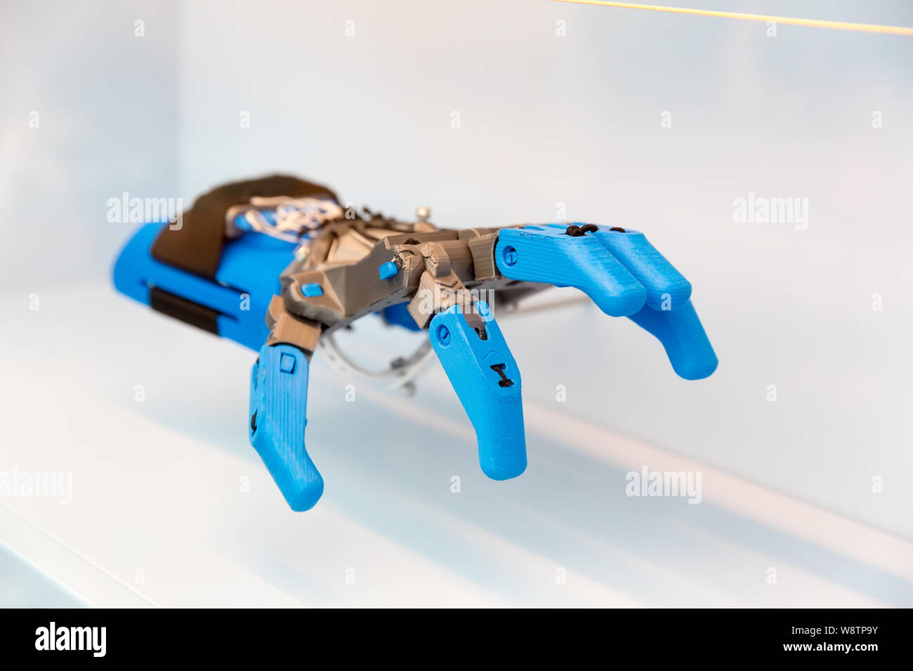 Prosthesis of human hand, mechanical part Stock Photo - Alamy