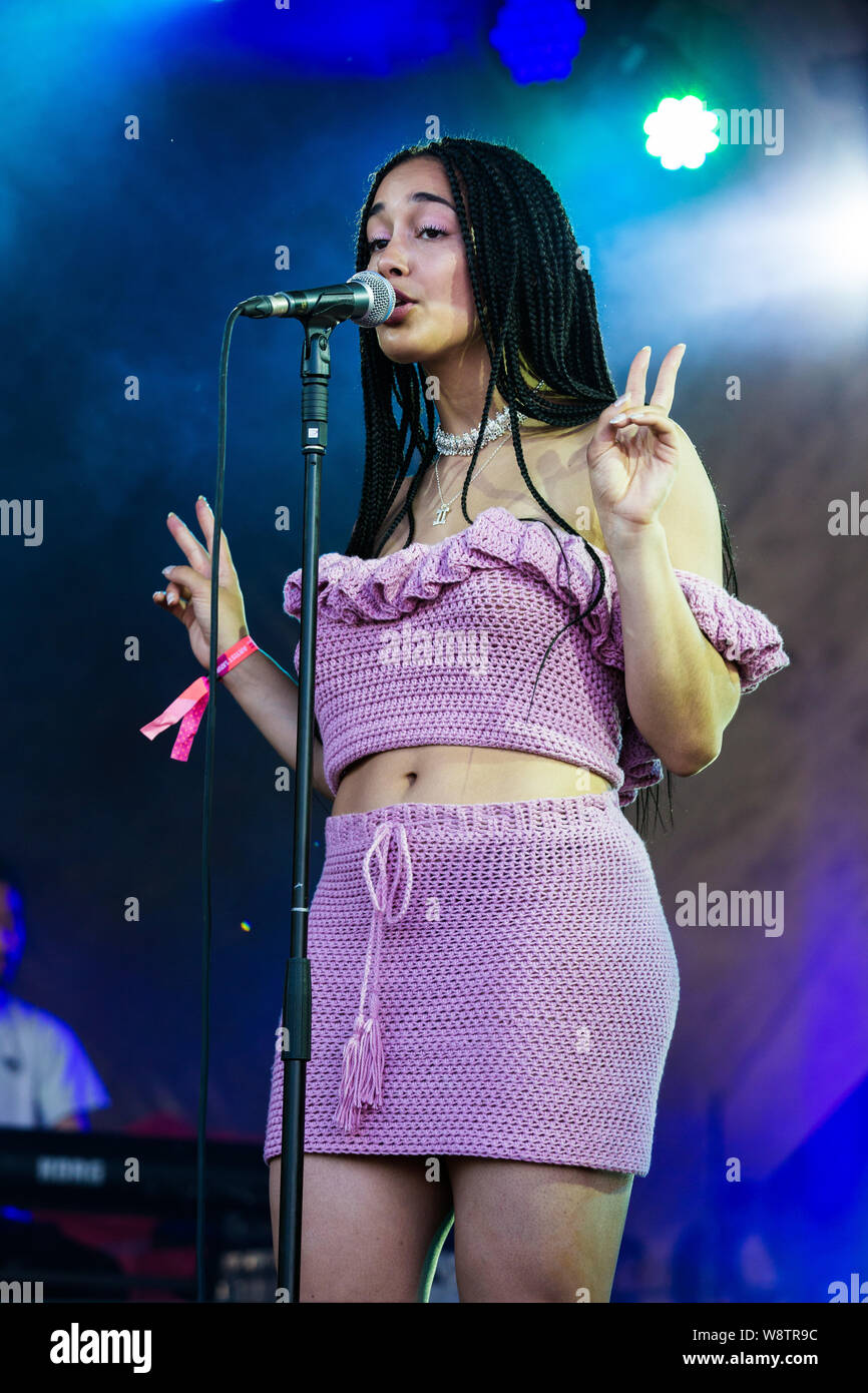 Jorja smith 2016 hi-res stock photography and images - Alamy