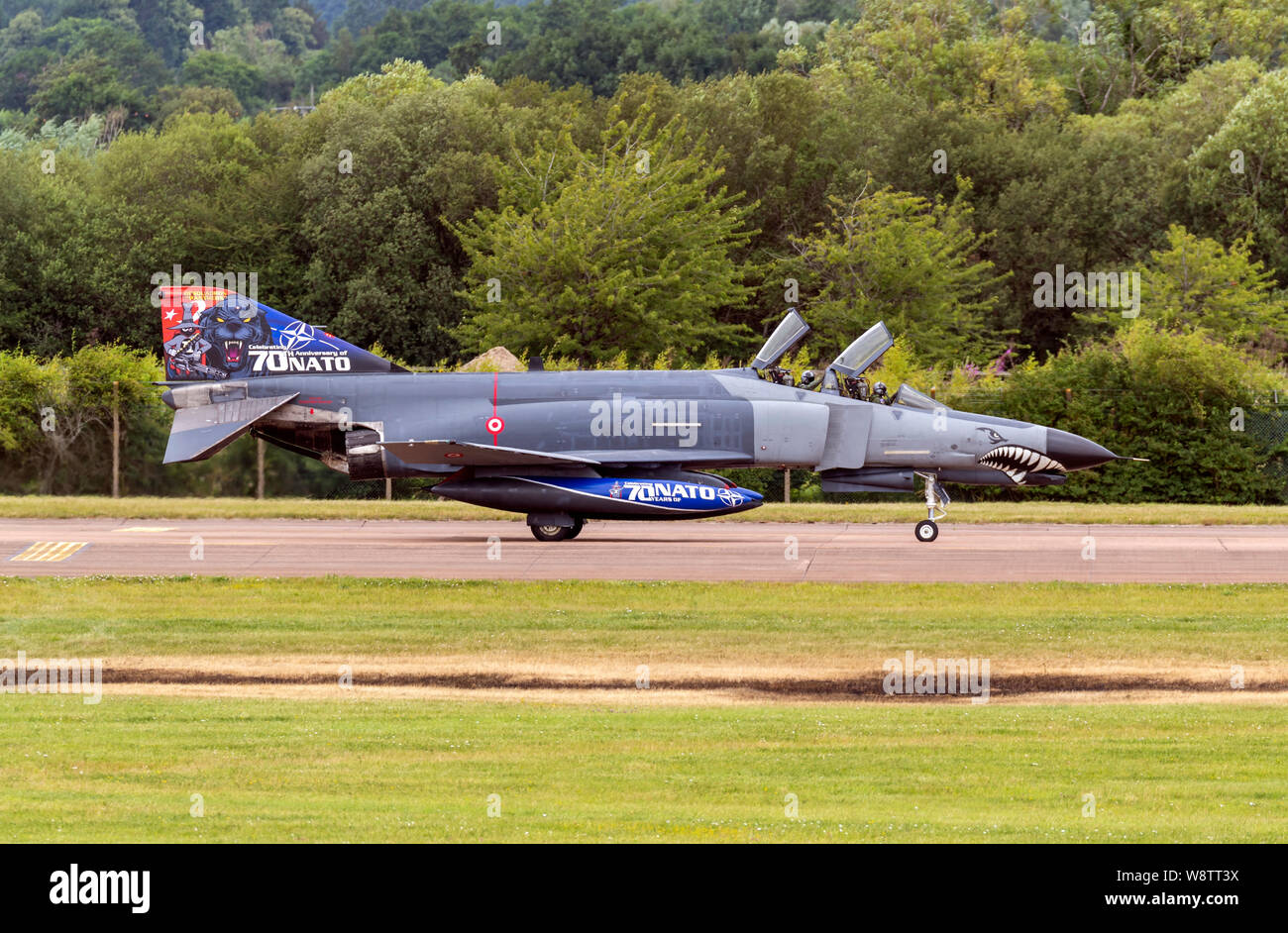 Raf military phantom jet hi-res stock photography and images - Alamy