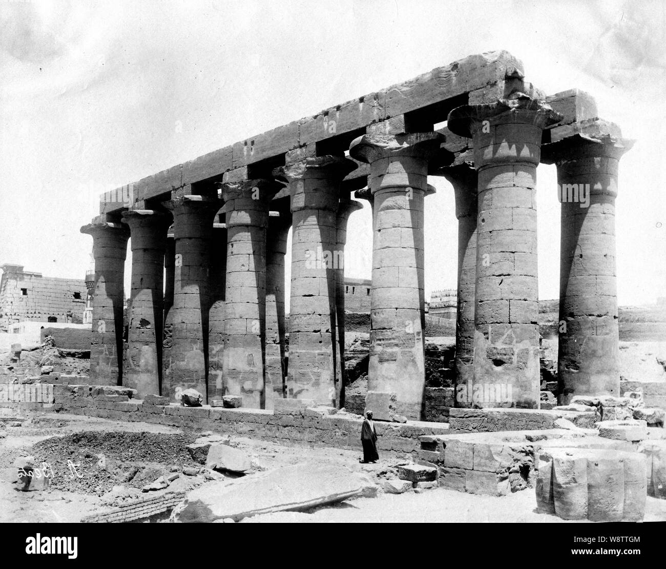 Ancient Egyptian Ruins, hieroglyphs and statues Stock Photo - Alamy