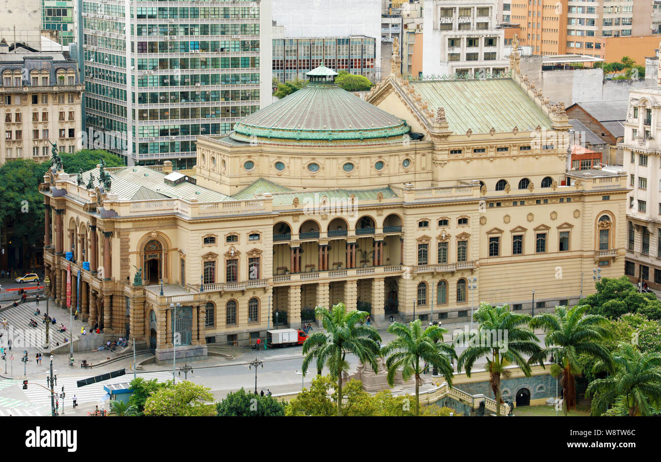 Sao paulo municipal theatre hi-res stock photography and images - Alamy