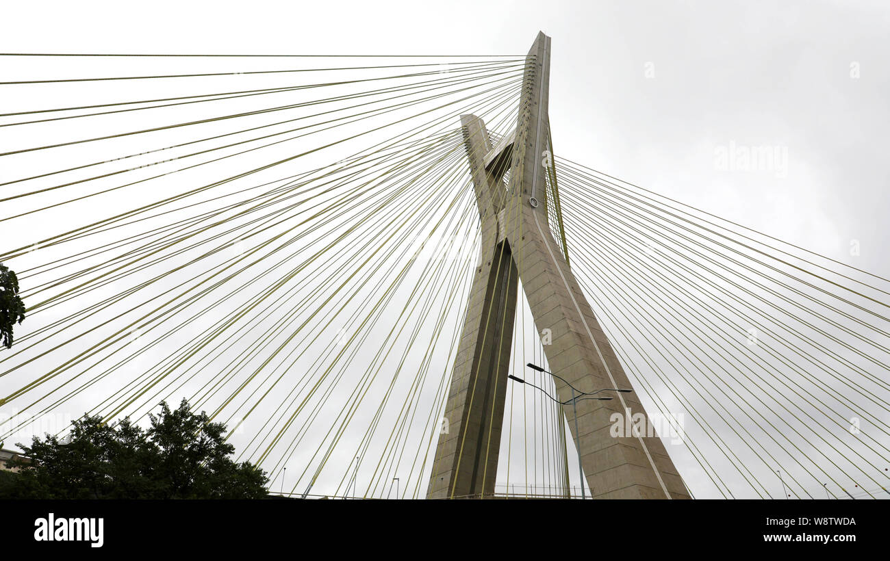Sao Paulo city landmark Estaiada Bridge, Brazil Stock Photo - Alamy